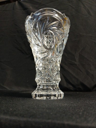 Crystal ? Glass Vase Pinwheel and 6 Point Star Design Heavy 8 1/4 ...
