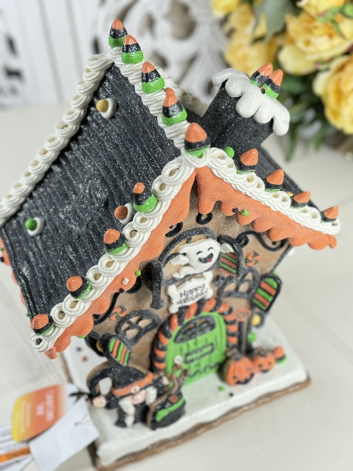 NEW Candy Corn Lane 14”Halloween Light Up Icing Gingerbread Haunted ...