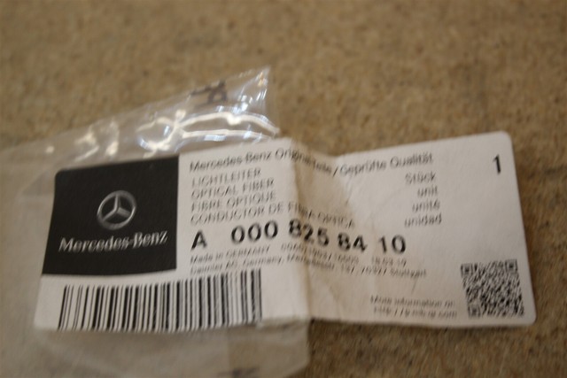 MERCEDES-BENZ CLS AMG CLASS FRONT INNER COURTESY LIGHT A0008258410 ...