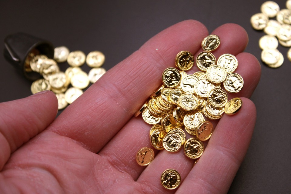 Mini Gold Coins 1:6 Scale 25, 50Pk for Diorama, Dollhouse Money, Pirate ...