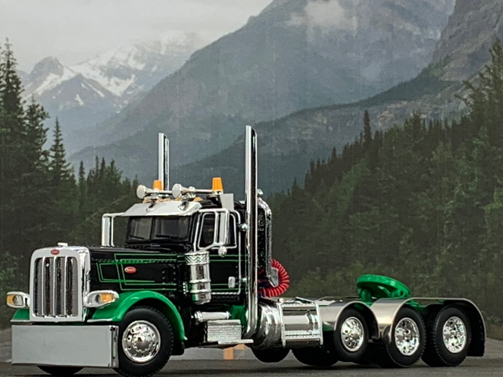 1/64 DCP BLACK/GREEN PETERBILT 389 HEAVY HAUL DAY CAB | eBay
