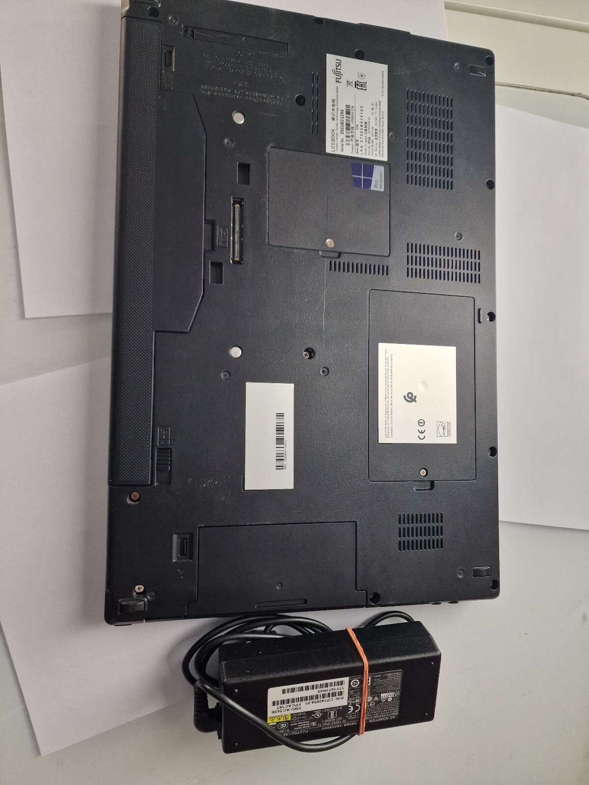 Fujitsu LifeBook E756 15,4" (39,1cm) i5-6300U 2x 2,40GHz 9501227822761 ...