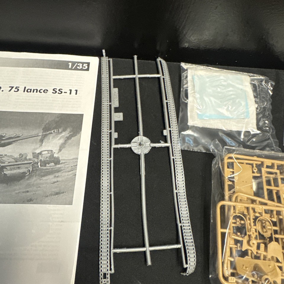 Heller 1/35 AMX 13/75 Light Tank Plastic Model Kit Sealed Contents | eBay