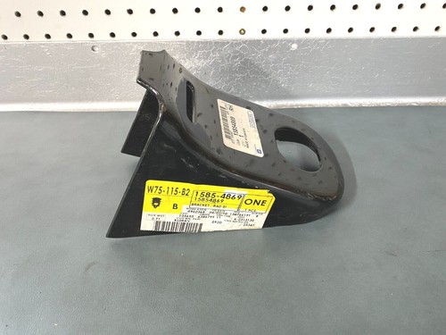 GM OEM NOS 15854869 Passenger Side Mount Bracket RH 2007-2014 Cadillac ...