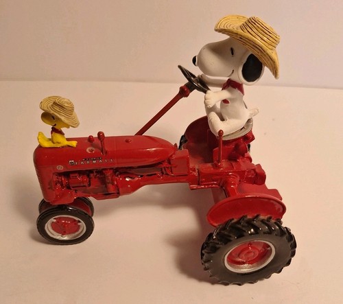 Farmall Tractor Hamilton Collection Peanuts Snoopy Woodstock 2015 | eBay