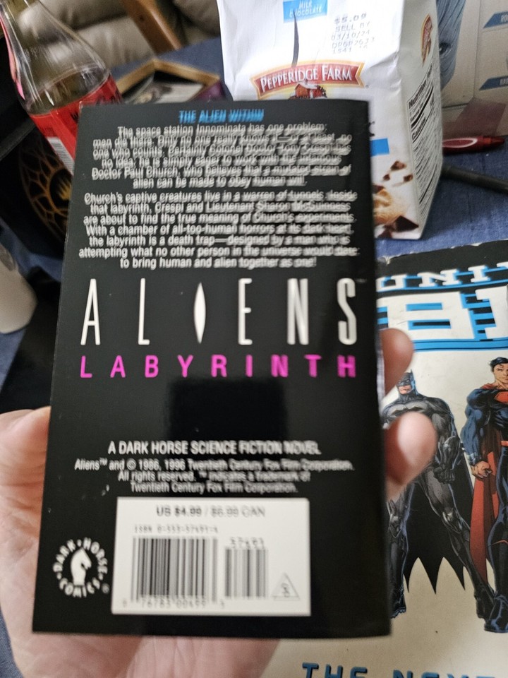 Aliens Ser.: Labyrinth No. 7 : Aliens by S. D. Perry and Steve Perry ...