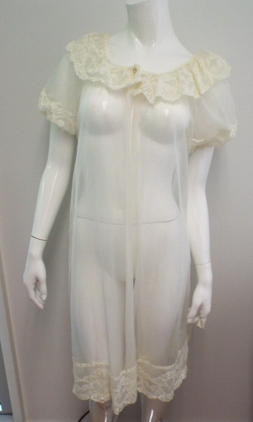 Vintage RADCLIFFE Sheer Nylon White Lace Ruffle Peign… - Gem