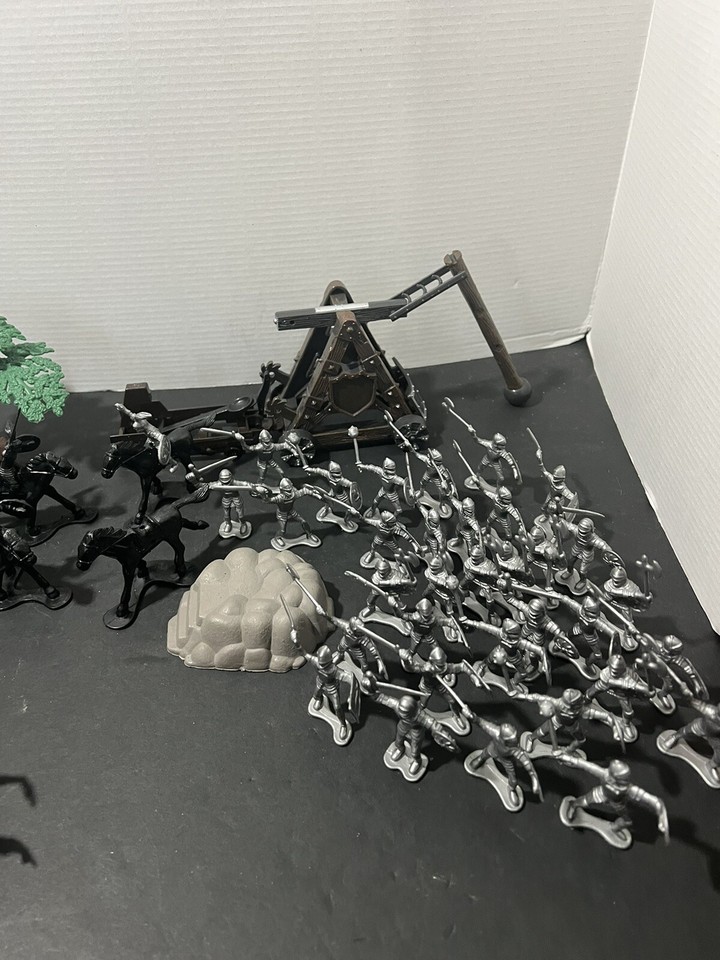 HUGE LOT MARX TOYS RECAST 54 MM MEDIEVAL SOLDIERS / HORSES - War ...