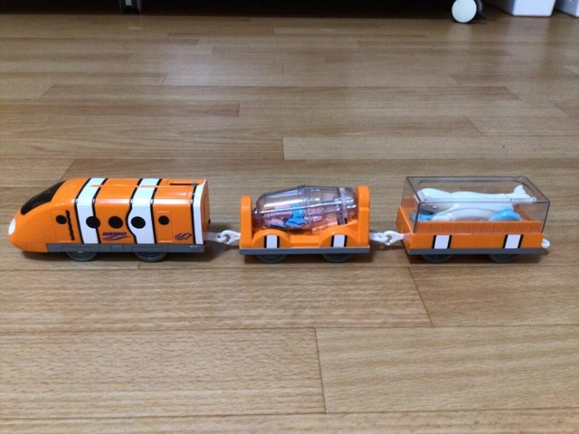 Takara TOMY Plarail Disney Pixer Dream Railway Nemo Lucky Fin Train ...