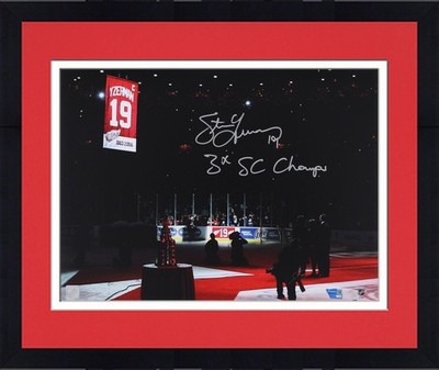 Framed Steve Yzerman Red Wings Signed 16x20 Retirement Photo w/Insc ...