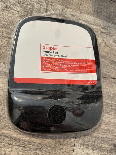 Staples Mouse Pad with TECH Gel Wrist Rest Combo Black Non-Skid (79054 ...