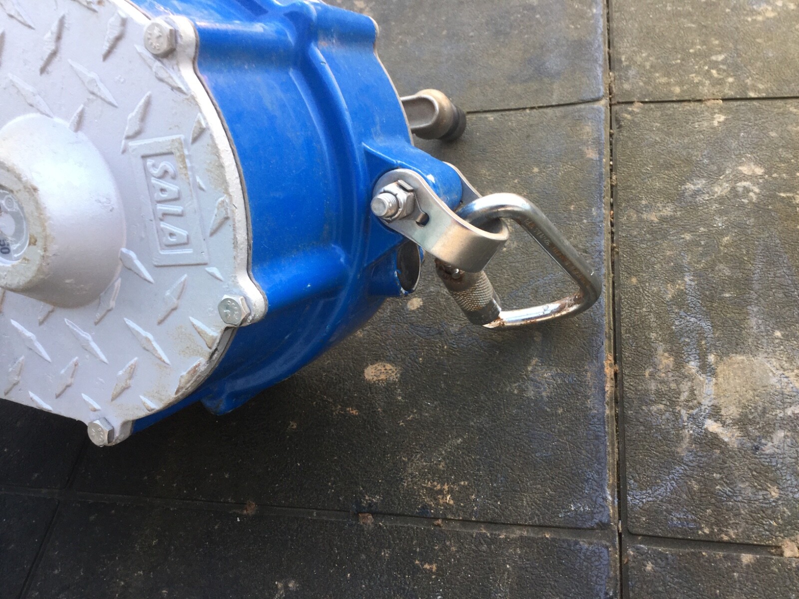 DBI-SALA Sealed Block 15 metres/ 50 feet Self-Retracting Lifeline ...