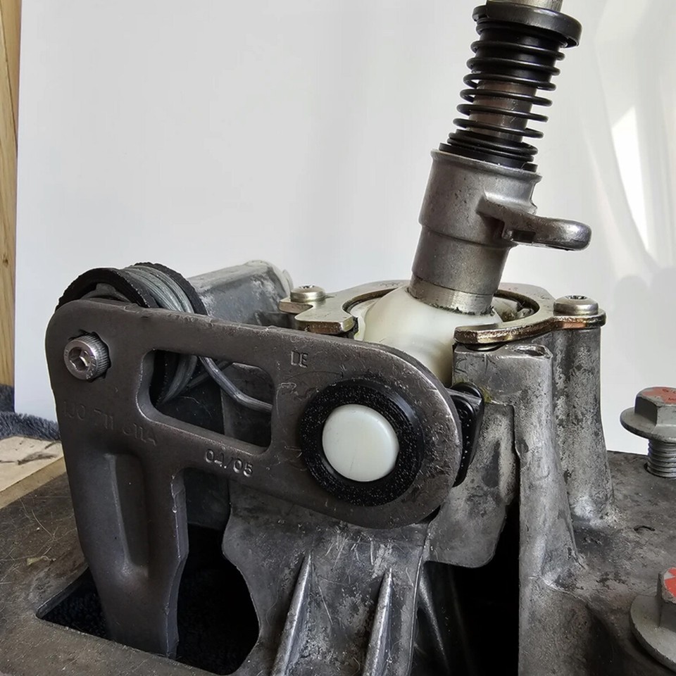 First Gear Getter Shifter Cable Bushing Upgraded For VW Golf MK4 Beetle ...