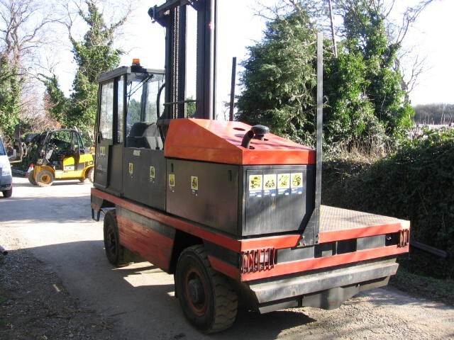 LINDE S50 SIDE LOADER 5 TON FORK LIFT LOW HOURS YEAR 2002 NEW LOLA TIDY ...