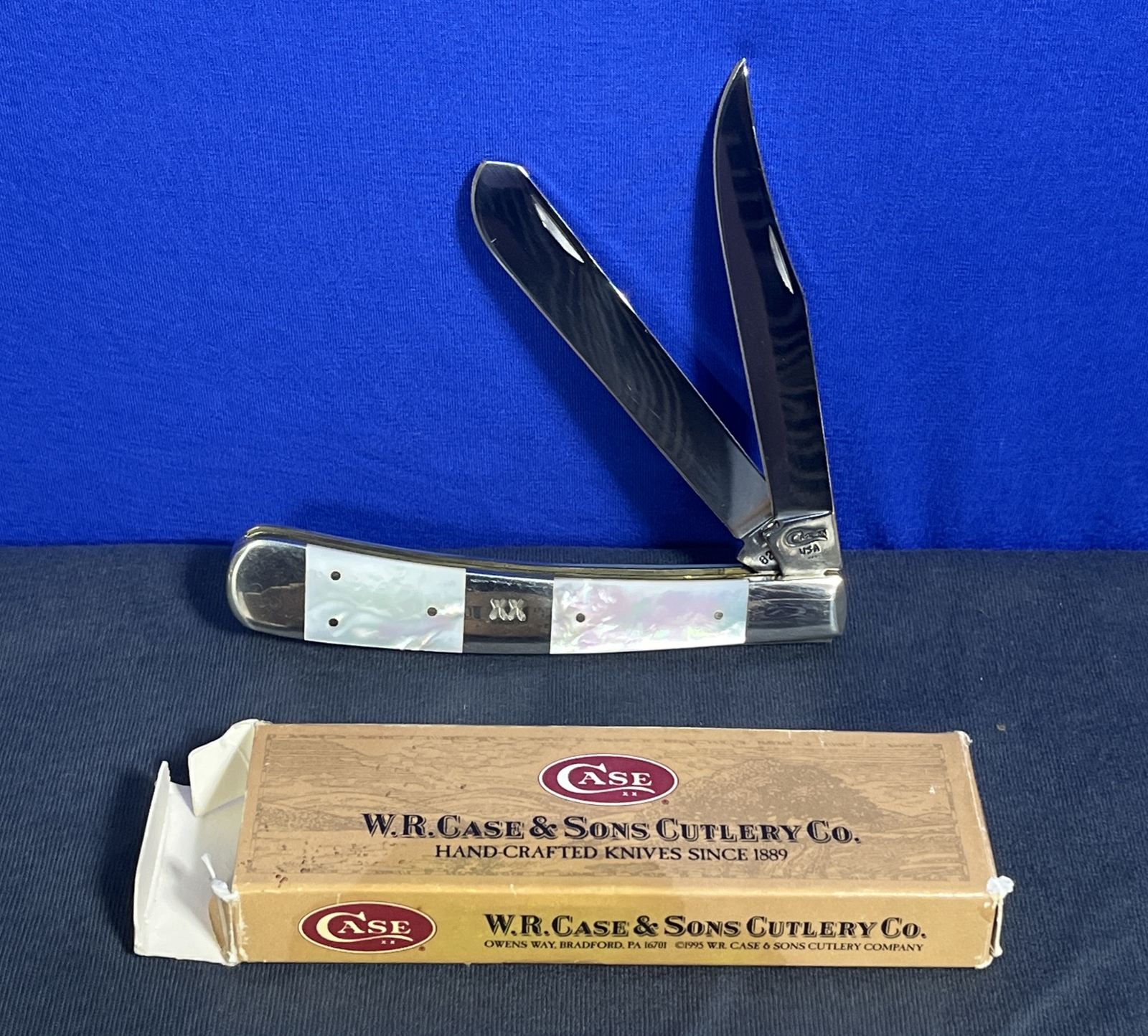 Case 8251 SS Toad Sticker Trapper knife. Mother of Pearl. Cigar band ...