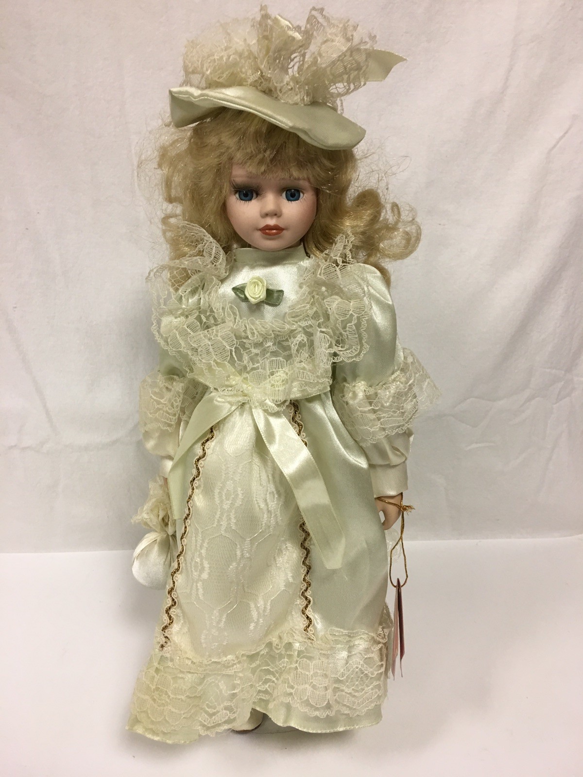 Vintage The Rose Collection Porcelain Doll Vida | eBay