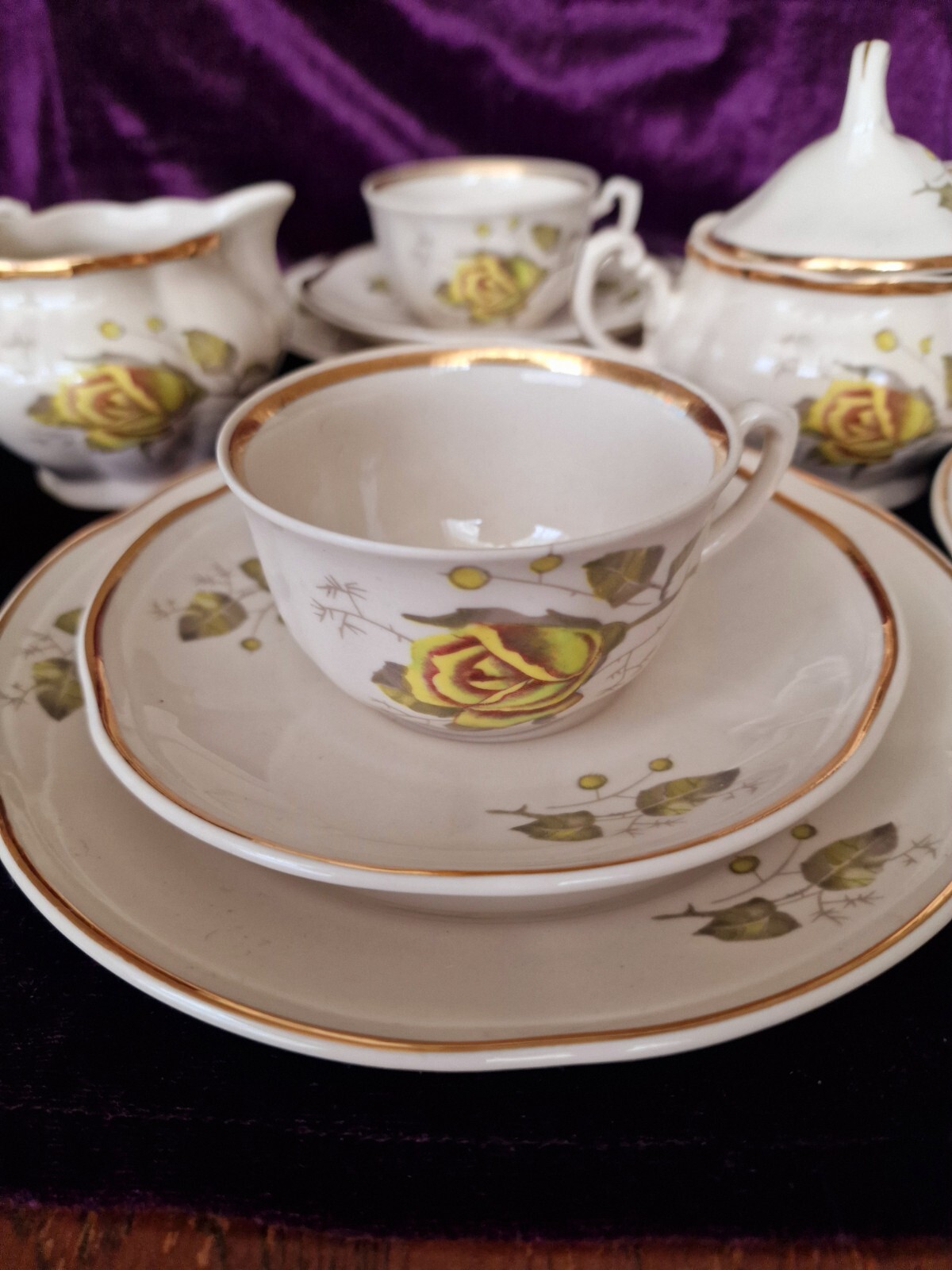 Vintage Chodziez Poland Tea Set off White & yellow roses 20 pieces ...