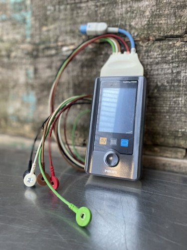 Philips IntelliVue MX40-1B4 Patient Monitor 1.4GHz S02; ECG + SpO2 w ...