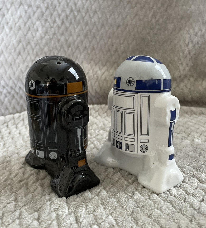 Disney Star Wars R2-D2 and R2-Q5 Ceramic Droid Salt and Pepper Shakers ...