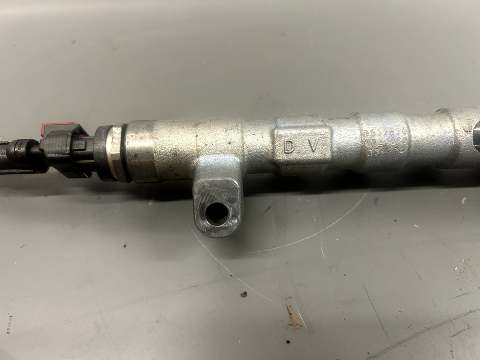 VAUXHALL INSIGNIA ZAFIRA FUEL INJECTOR RAIL 2.0 DIESEL B20DTH 2017 ...