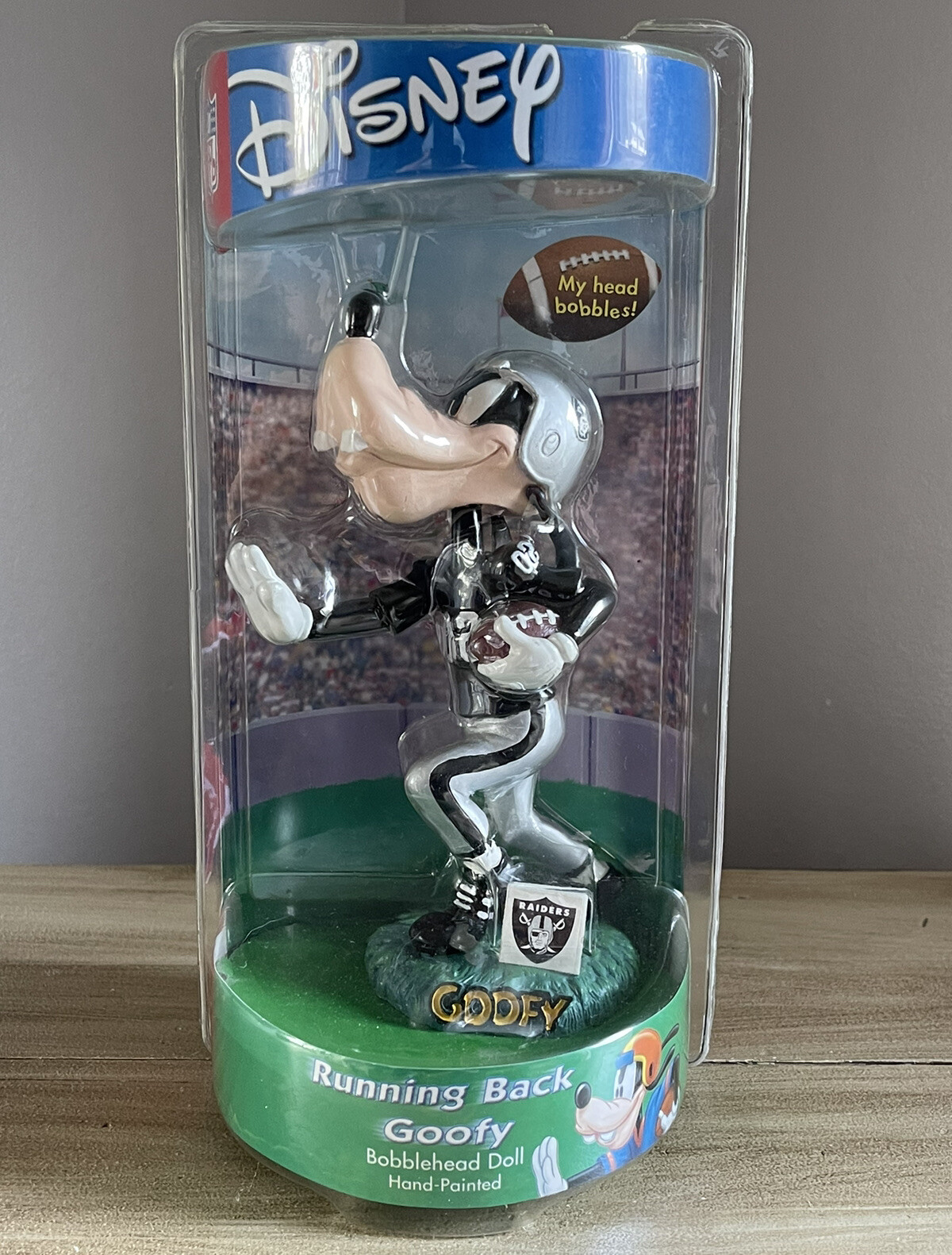 OAKLAND / LAS VEGAS RAIDERS Running Back GOOFY Disney NFL Nodder ...