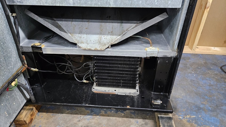 Vendo 475 8 Select Single Price Soda Vending Machine Drink Pop WE SHIP ...