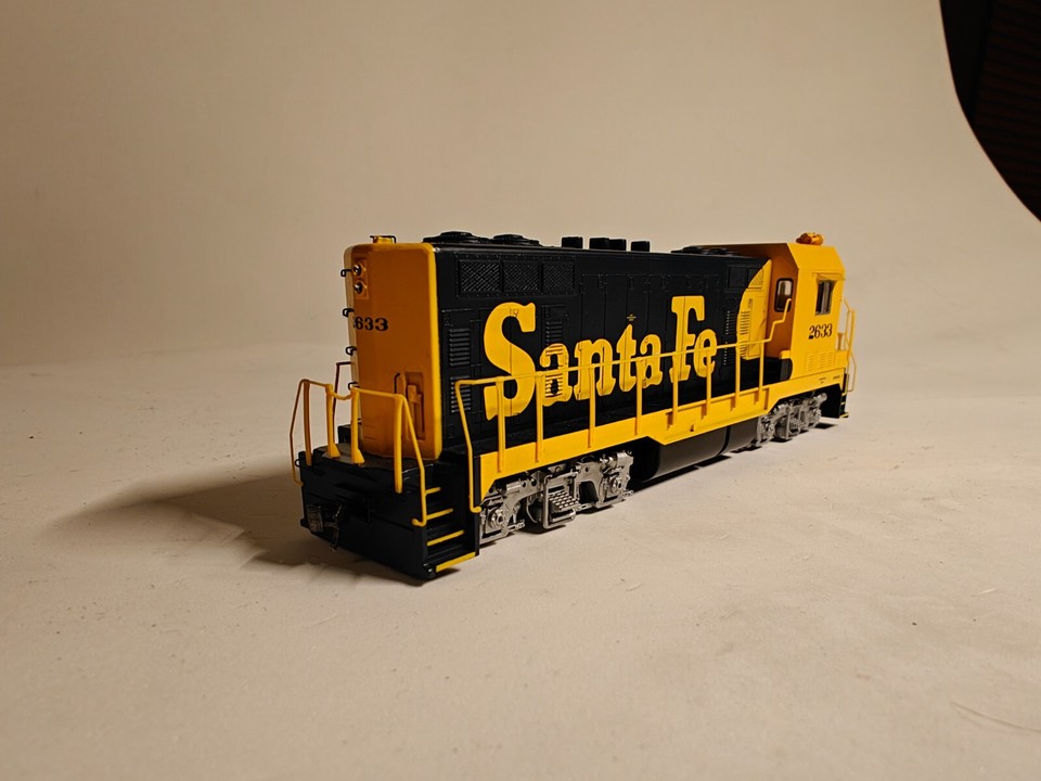 HO Scale ATSF Athearn RTR CF7 | eBay