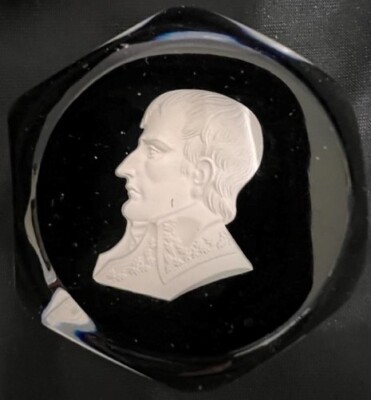 paperweight vintage glass sulphide faceted Napoleon. Baccarat 1974 ...