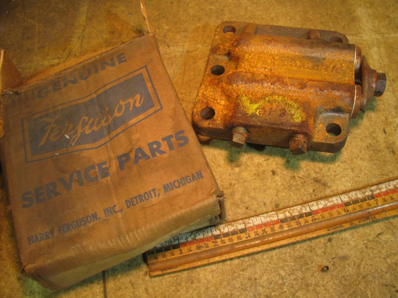 Ferguson TO622A TO 607A Left Hydraulic Pump Valve Chamber TO20 TO30 ...