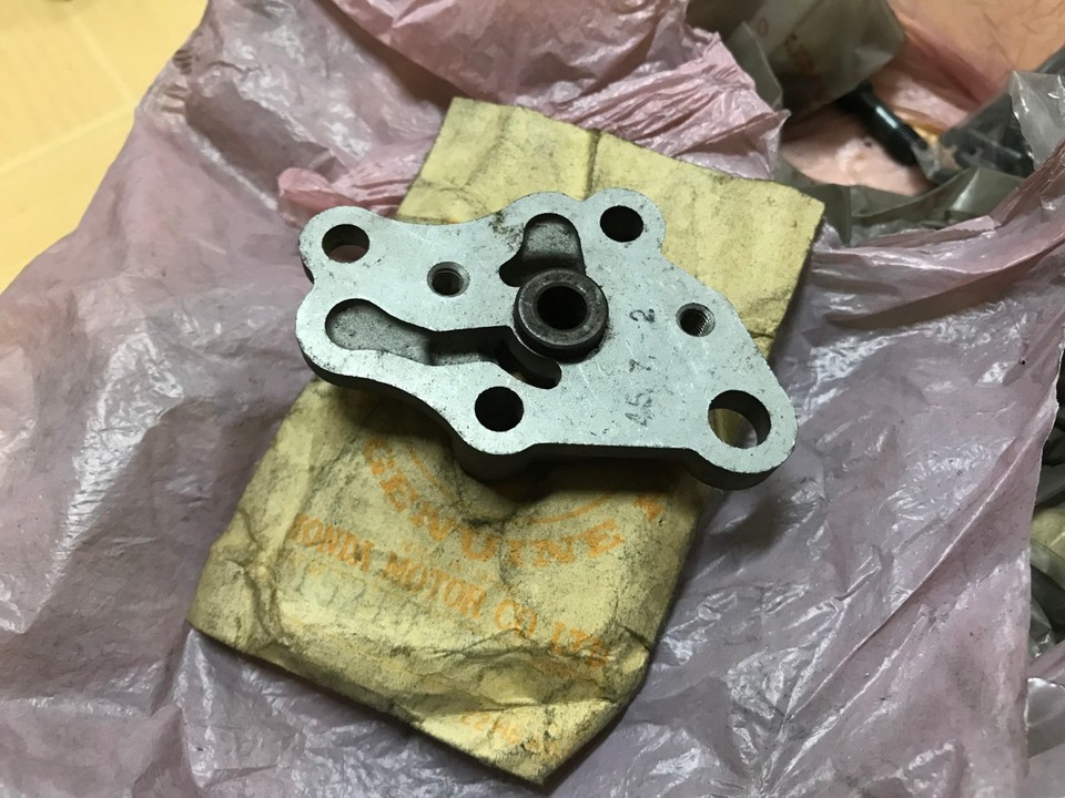 Honda C90 CD90 CL90 CL90Z CS90 S90 S90Z SL90 Body Oil Pump NOS P/N ...
