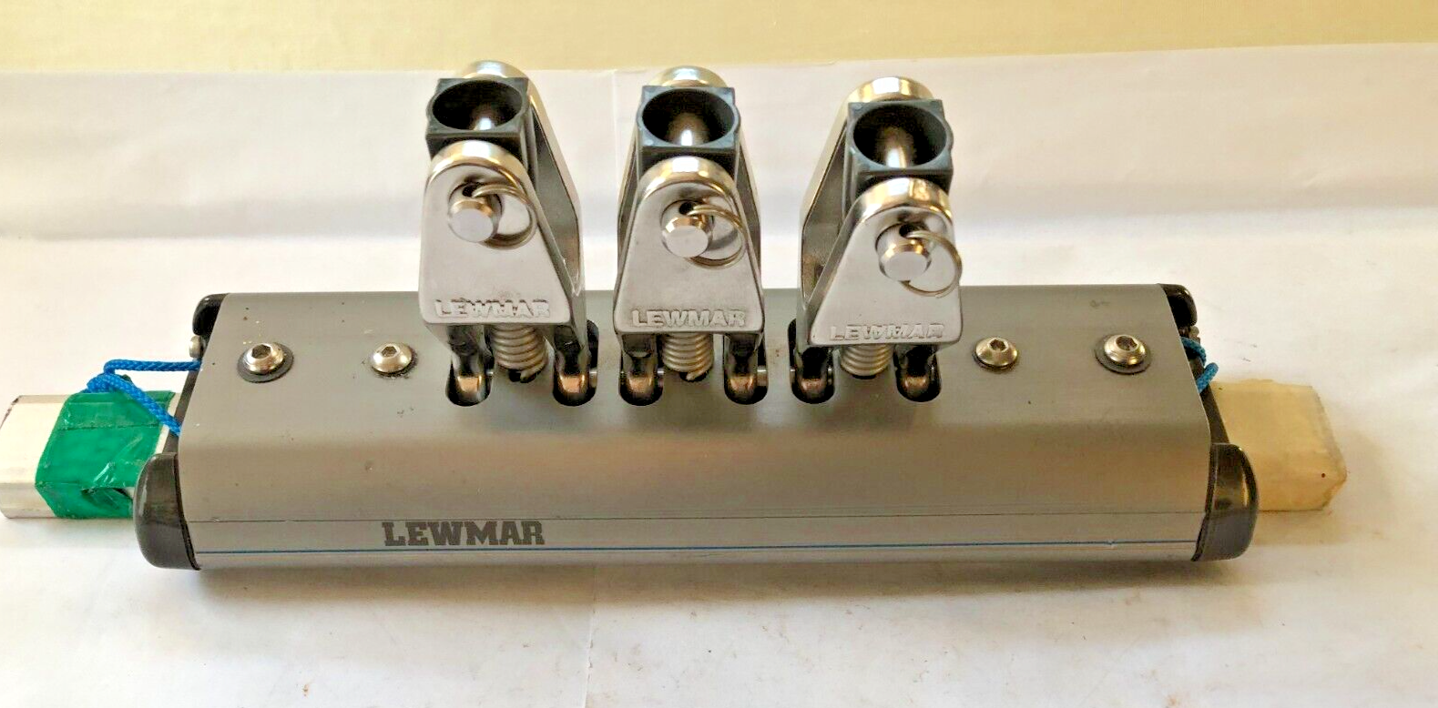 LEWMAR Size 2 Ocean Mainsheet car with 3 upstands & Torlon Balls Pt ...