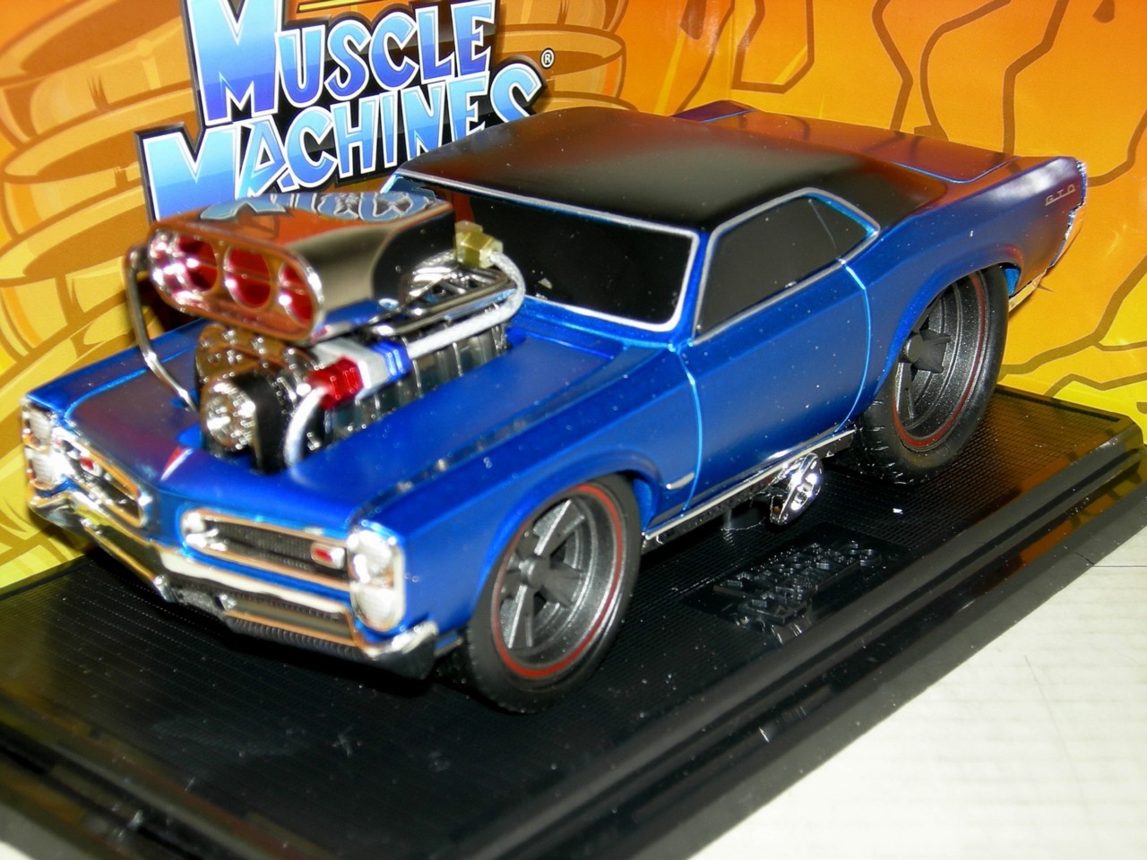66 PONTIAC GTO NEW FROM MAISTO MUSCLE MACHINE 2012 M.IN BOX 1:24 SCALE ...