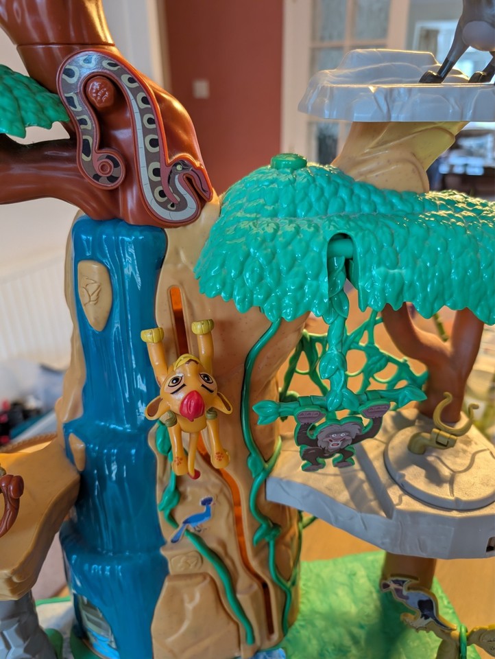 Disney The Lion King Lion Guard Training Lair Playset + Figures ...