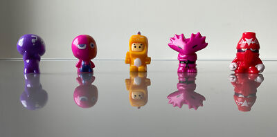 Knuckle Jacks Indoor Game Set Five 5 Collectable Gogo's in Drawstring ...