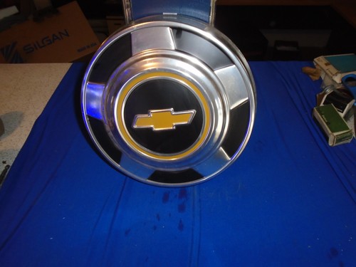 NOS gm chevrolet hubcap truck k5 k10 c10 1977,78,79,80,85,84,81,82,83 c ...