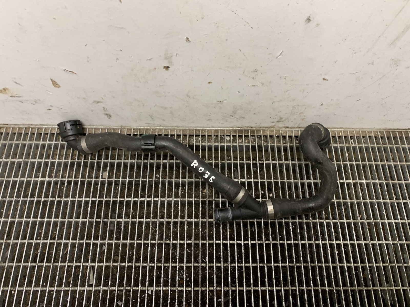 2016 BMW 4 Cabrio F33 428 Coolant Hoses 7596839 17127596839 2.00 Petrol ...