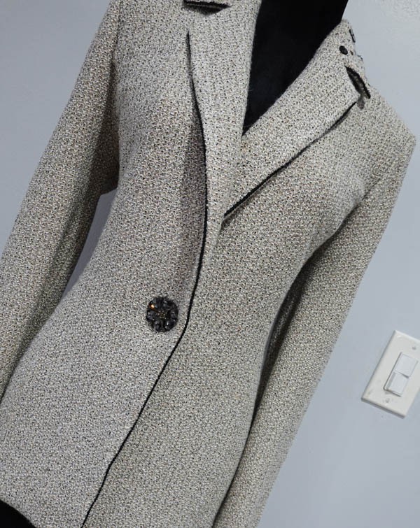 ST JOHN BEIGE/ MULTI- COLOR w Bead/ Rhinestones/Buttons KNIT JACKET SZ ...