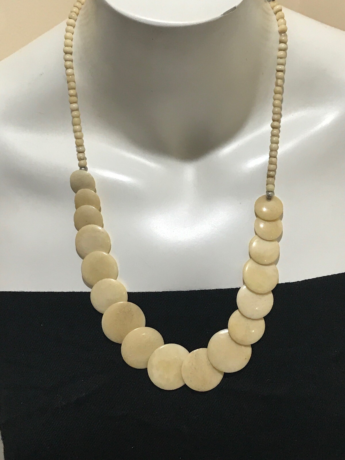 Vintage Mod OoffWhite Bone Overlapping Disc Bead Neck… - Gem