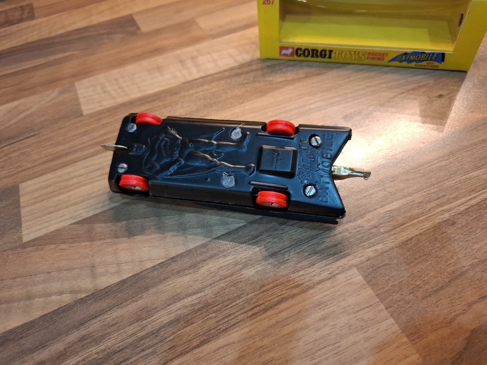 CORGI 267 MATT BLACK BATMOBILE Red Wheels Batman & Robin Fully Restored ...