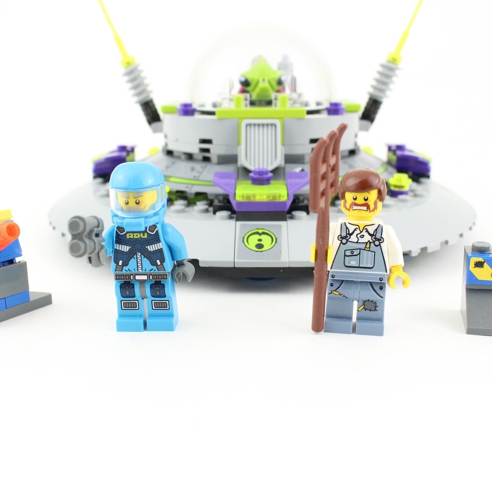 Lego 7052 UFO Abduction Parts Complete With Light Up Brick No Manual Or ...