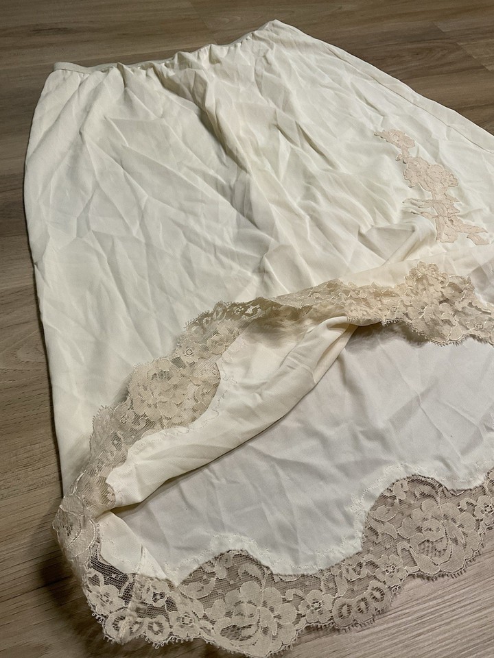 VINTAGE Vanity Fair Ivory Pink Floral Lace Half SLIP Skirt Babydoll ...