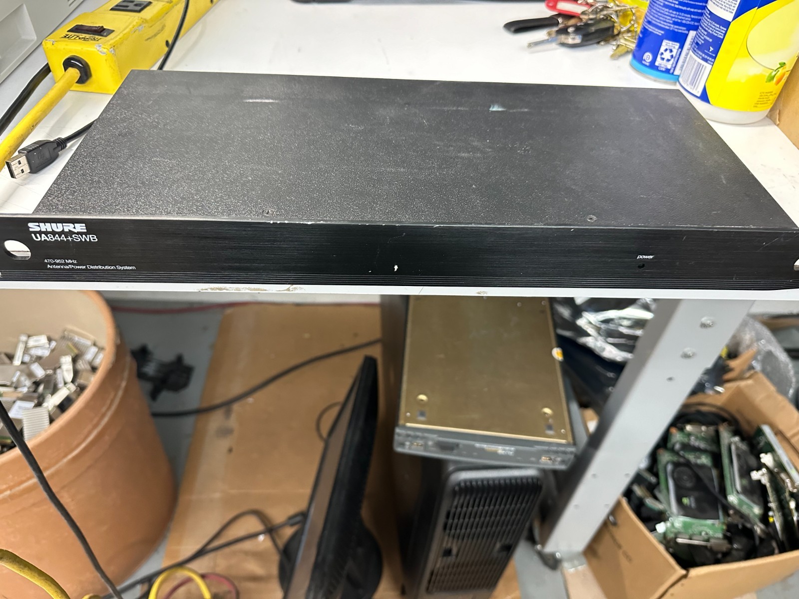 Shure UA844+SWB UHF Antenna Splitter Power Distr Sys, 42406461528| eBay