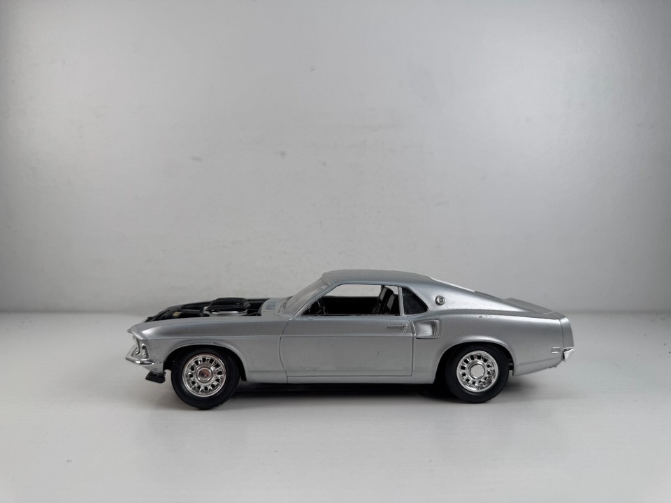 Revell Ford Mustang 1/25 Scale Plastic Model Kit Pre Built | eBay