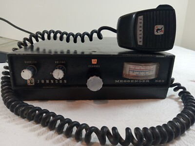 JOHNSON MESSENGER 323 23 CHANNEL CB Parts/Repair Only, Lights up when ...