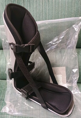 New Adjustable Foot Dorsal Night Splint Soft Light Plantar Fasciitis ...