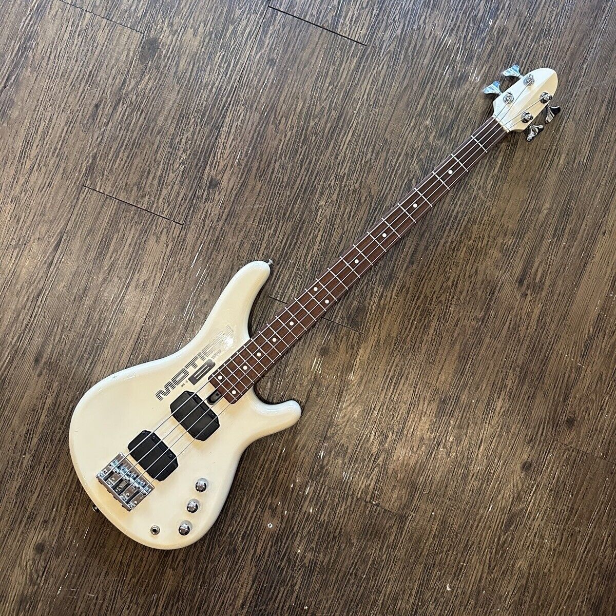Yamaha MB-Ⅲ MB-3 Motion Bass Electric Bass White From Japan Yamaha MB-Ⅲ MB-3 Motion Bass Electric Bass White From Japan