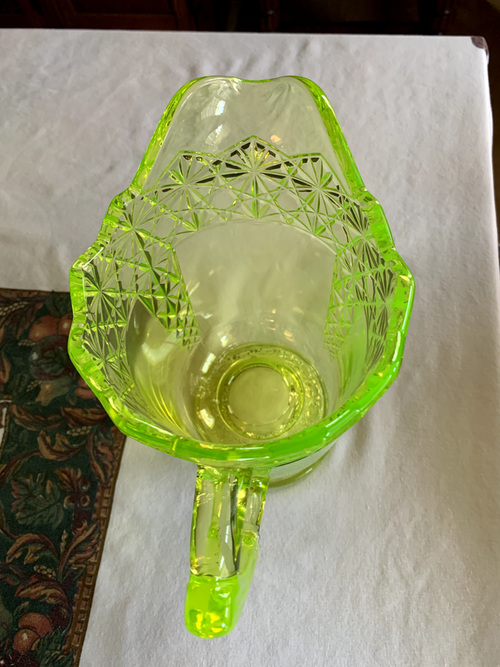 Antique Queen or Button & Bow Pattern Yellow Vaseline Uranium Glass ...