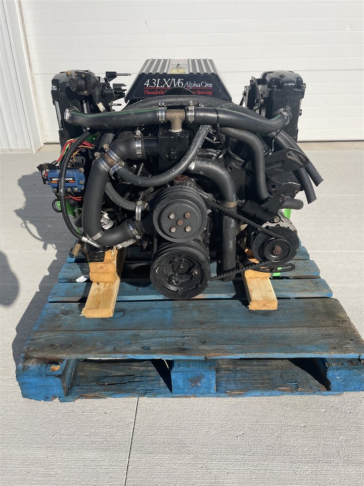 90 Mercury Marine MerCruiser 4.3 L 262 205 HP V6 Boat engine motor ...