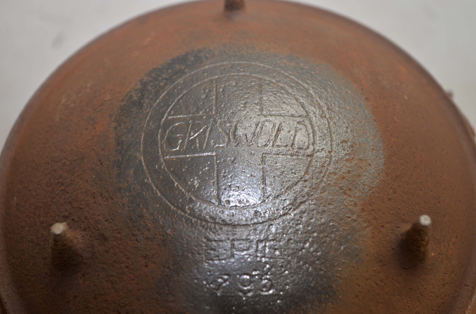 Rare antique slant logo Griswold Erie cast iron 3 legged footed kettle ...