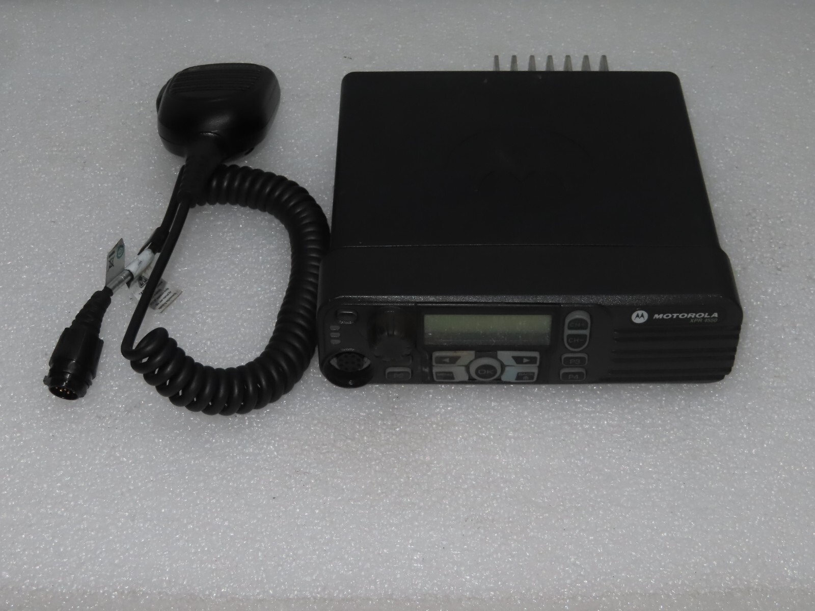 Motorola XPR4550 Radio AAM27TRH9LA1AN UHF radio w/ mic | eBay